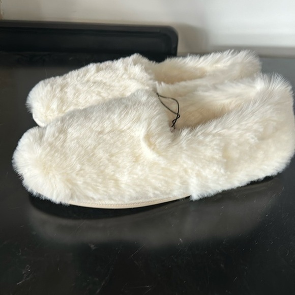 Joyspun | Shoes | Nwt Fuzzy Slipper | Poshmark